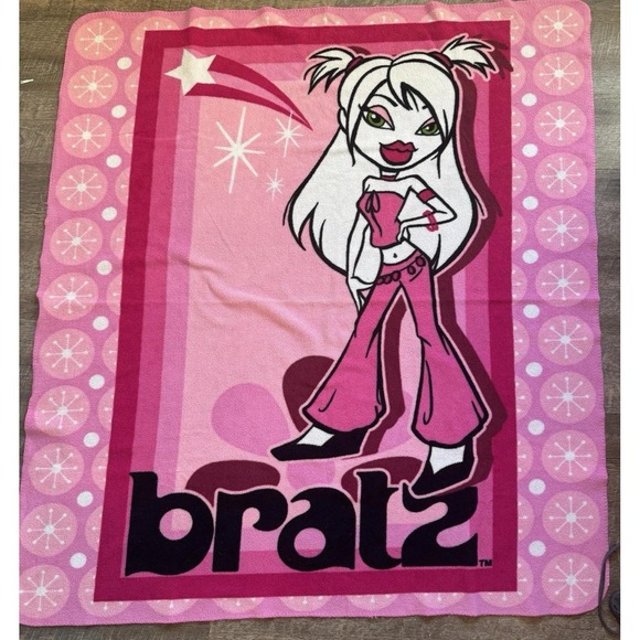 Bratz | Bedding | Bratz Throw Blanket Fleece Pink Y2k Doll Vintage ...